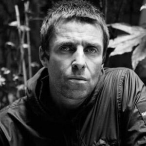 Liam Gallagher Haircuts - List of Hairstyles of English singer and ...