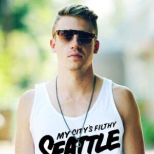 Macklemore Haircut [UPDATED 2023]- Men's Hairstyles & Haircuts X