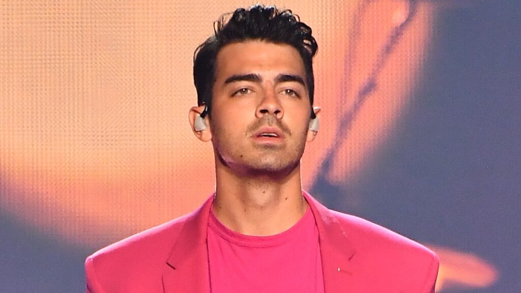 25 Ways to Style Your Hair Like Joe Jonas Haircuts - 2023