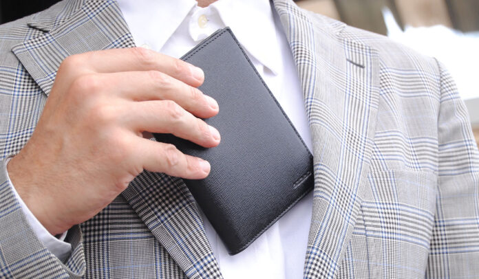 The Ultimate Guide to Sophisticated Men’s Wallets - Men's Hairstyles X
